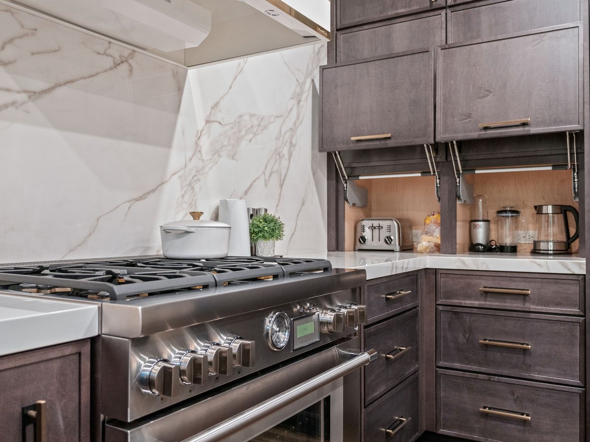 Transforming a 90s Kitchen into a Modern Baker's Haven